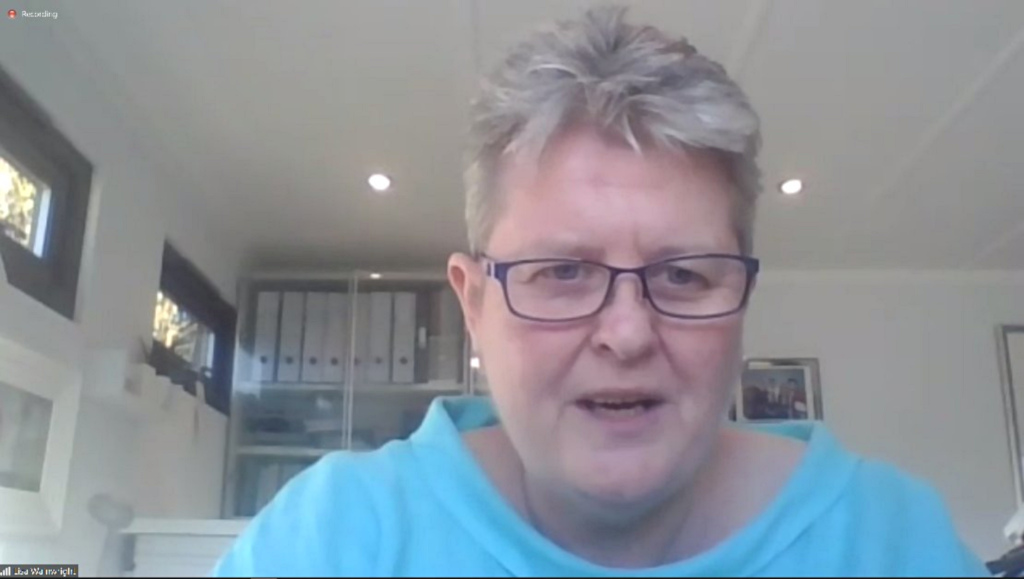 Lisa Wainwright's Instagram, Twitter & Facebook on IDCrawl